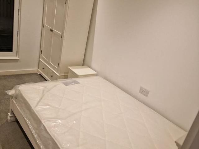 Room at Wharf End, Trafford