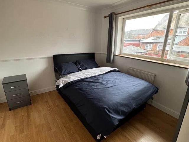Room at Wheatfield Road, Luton