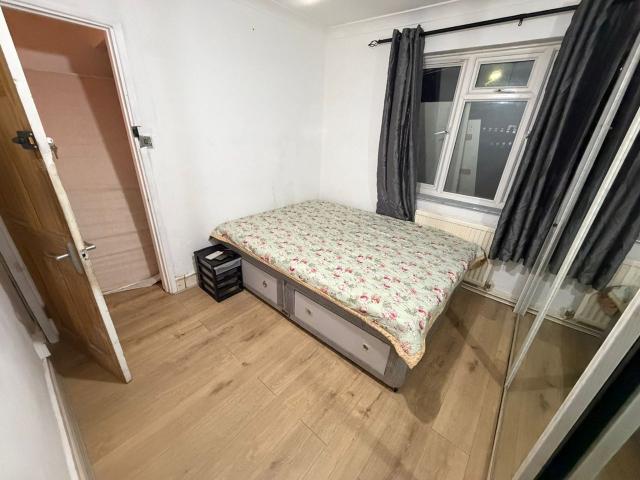 Room at Wheatley Road, Greater London