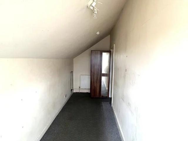 Room at Wheelwright Road, Birmingham