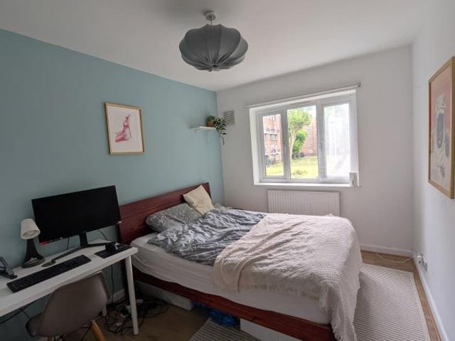 Room at Whiston Road, Greater London