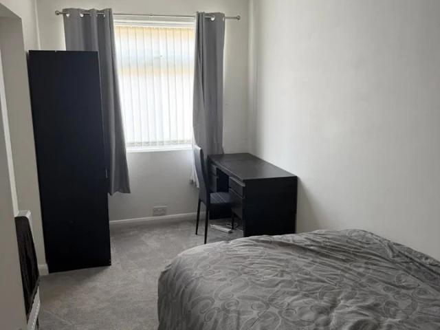 Room at Whitton Avenue East, Greater London
