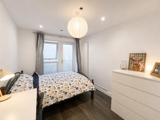 Room at White Horse Road, Greater London