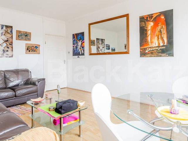 Room at White Lion Street, Greater London