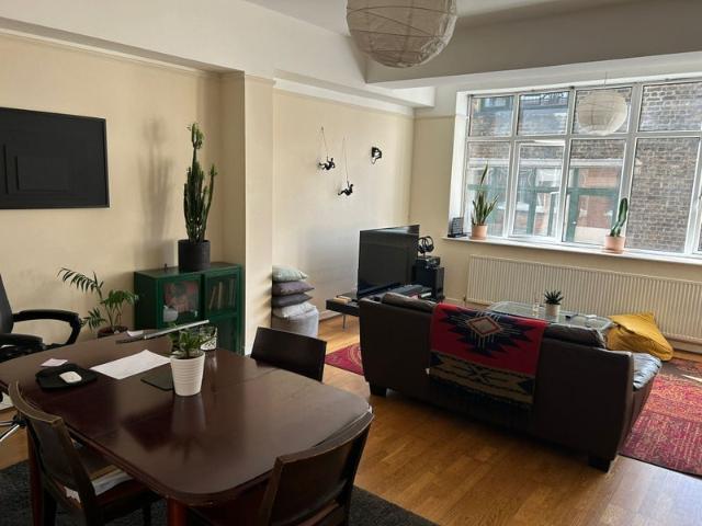Room at Whitechurch Passage, Greater London