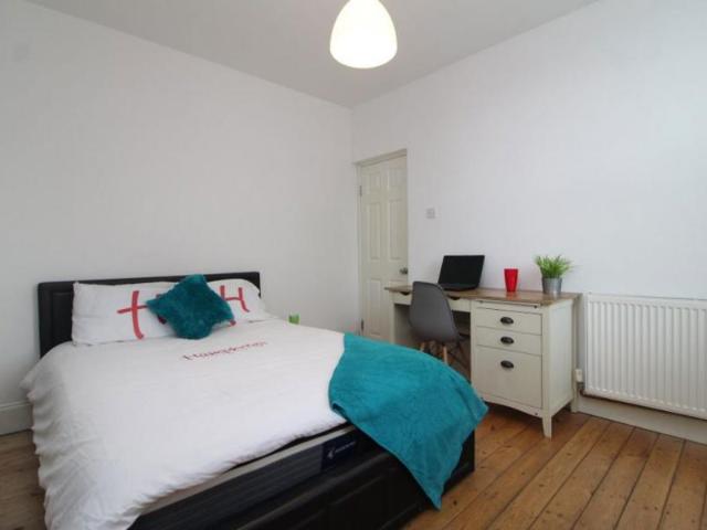 Room at Whitehouse Lane, Sheffield