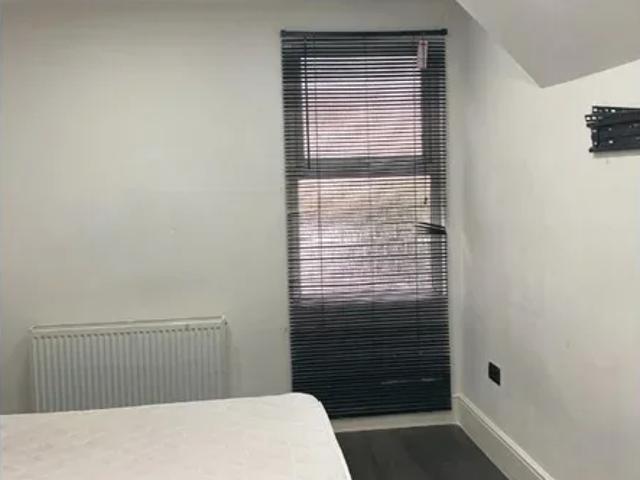 Room at Whitehorse Road, Greater London