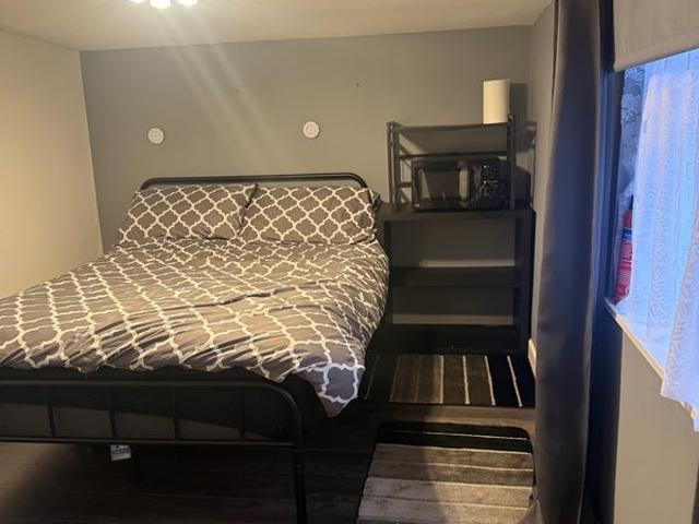 Room at Whitehall Avenue, Bristol
