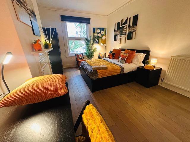 Room at Whitehall Road, Greater London