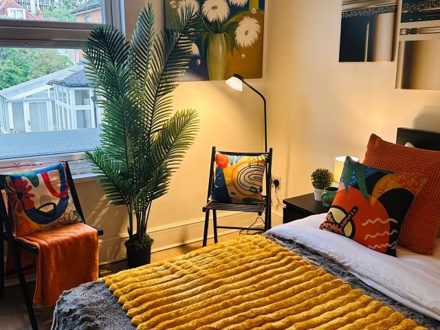 Room at Whitehall Road, Greater London