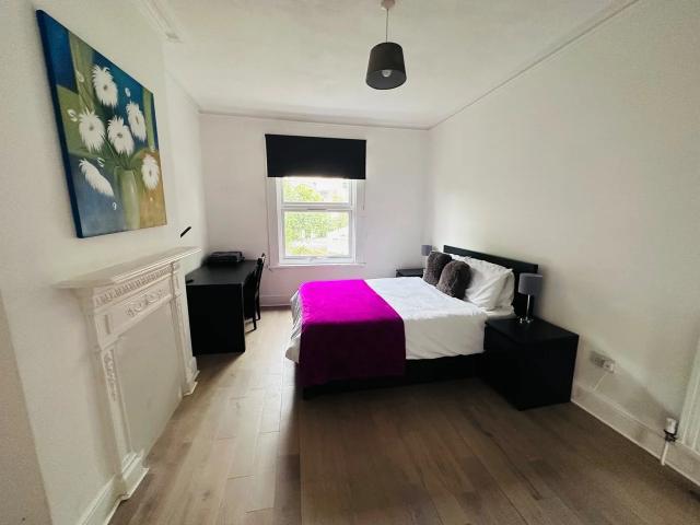 Room at Whitehall Road, Greater London