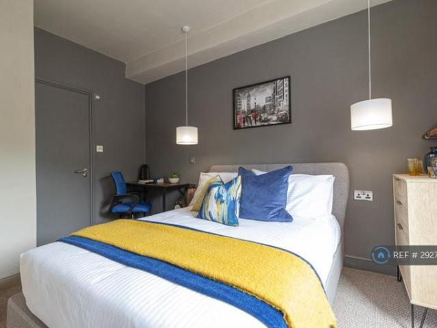 Room at Whitehead Lane, Kirklees