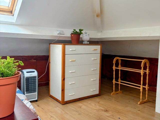 Room at Whites Avenue, Greater London