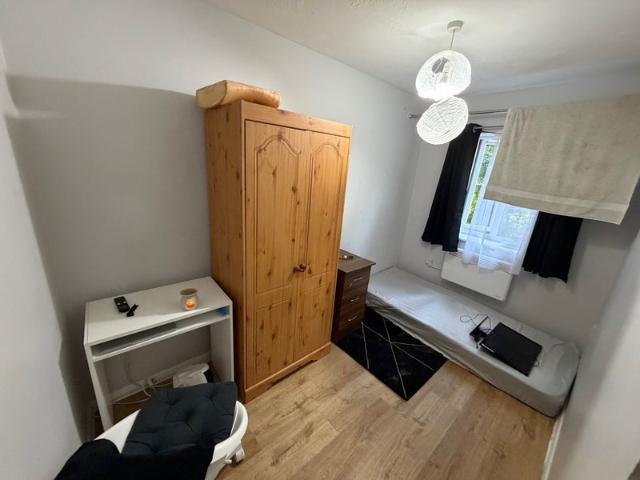 Room at Whitley Mead, Harry Stoke