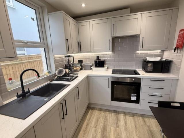 Room at Whitley Wood Road, Reading