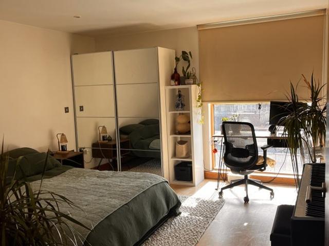 Room at Wick Lane, Greater London