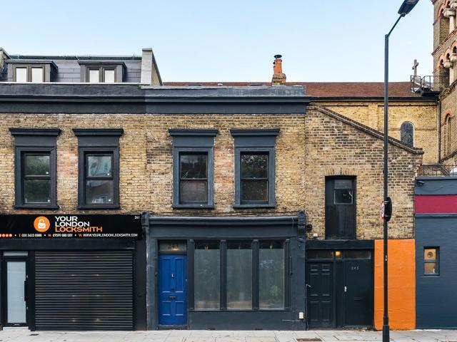 Room at Wick Road, Greater London