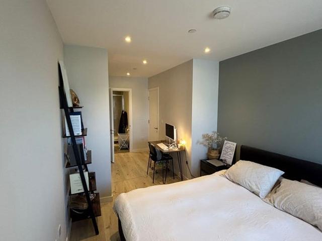 Room at Wickford Way, Greater London