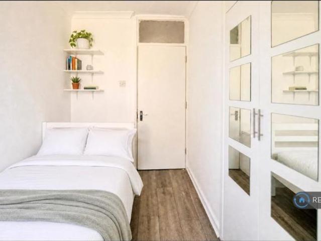 Room at Wickham Street, Greater London