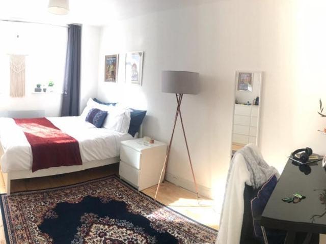 Room at Wicklow Street, Greater London