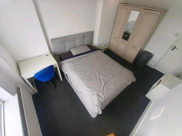 Room at Wightman Road, Greater London