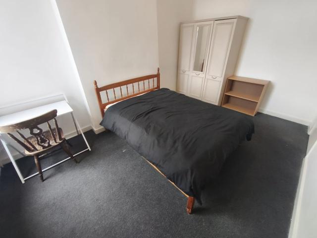 Room at Wightman Road, Greater London