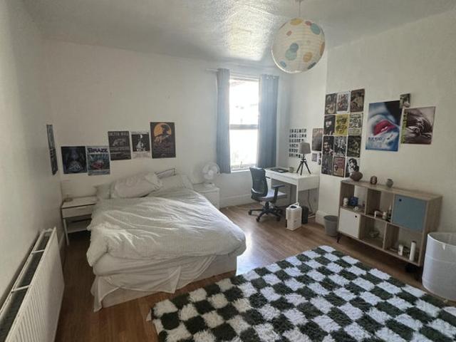 Room at Widdenham Road, Greater London