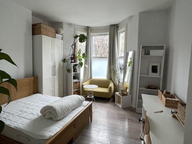 Room at Wilberforce Road, Greater London