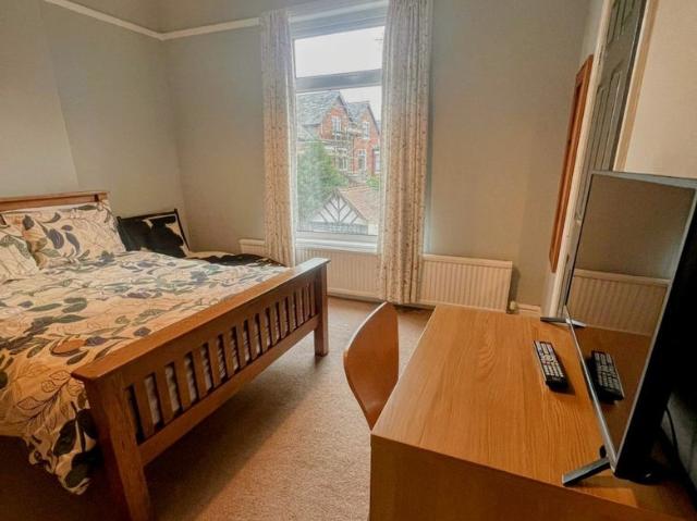 Room at Wilbraham Road, Manchester