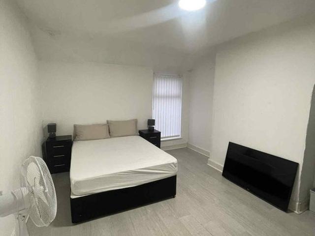 Room at Wilbraham Road, Manchester