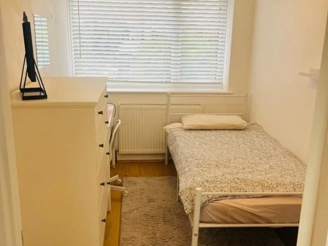 Room at William Close, Greater London