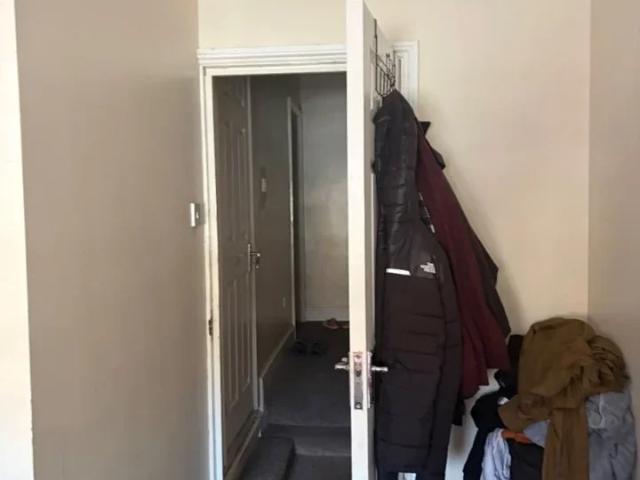 Room at William Street, Greater London