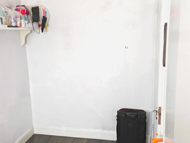 Room at William Road, Greater London