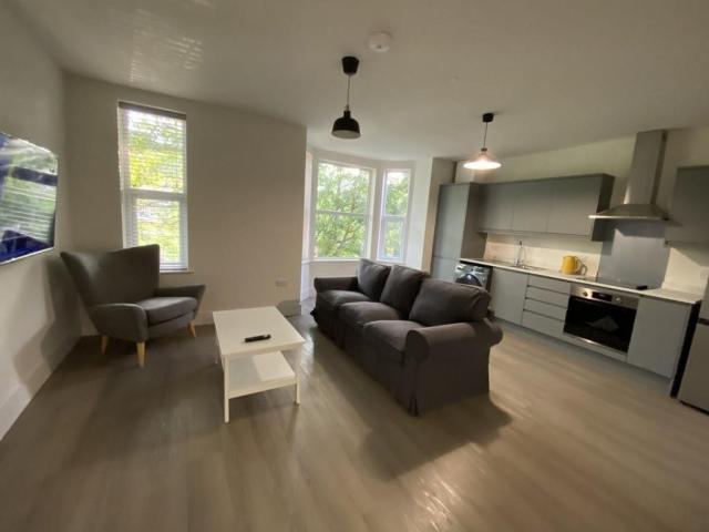Room at William Road, Rushcliffe