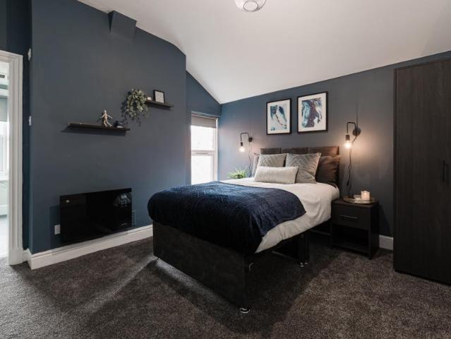 Room at Wilson Patten Street, Warrington
