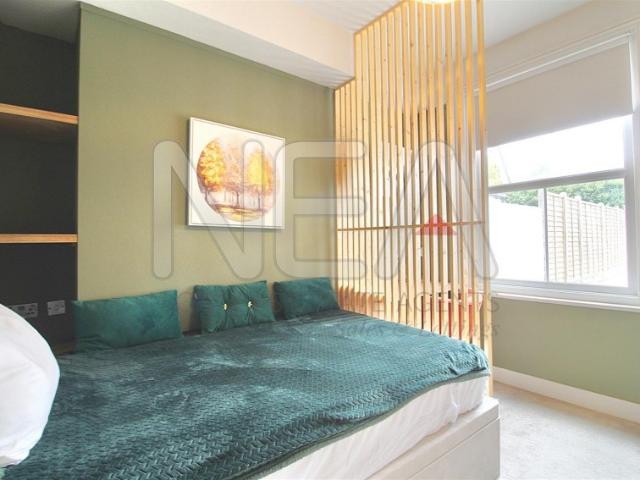 room at Wilson Road, West Reading, Berkshire