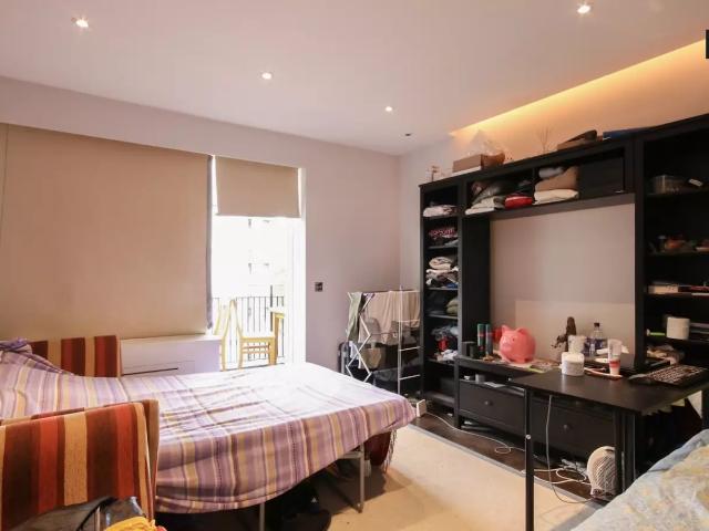 Room at Wiltshire Close, Greater London