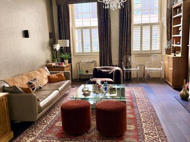 Room at Wimpole Street, City of Westminster