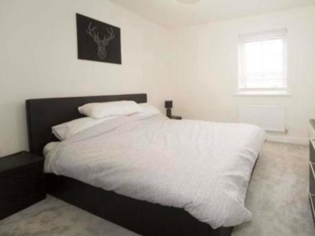 Room at Winchcomb Gardens, Greater London