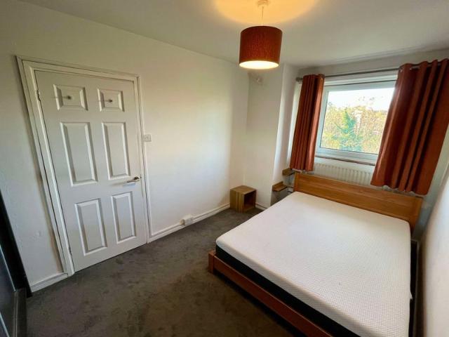 Room at Winchester Avenue, Greater London