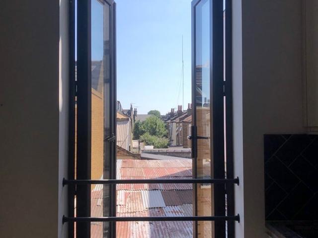 Room at Windus Road, Greater London