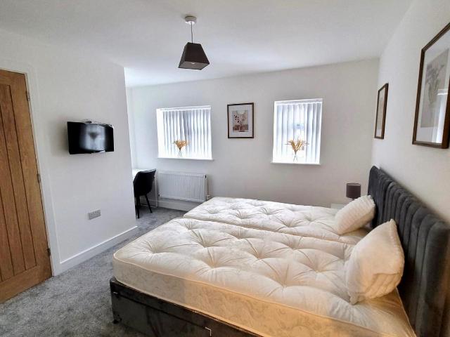Room at Windermere Road, Bristol