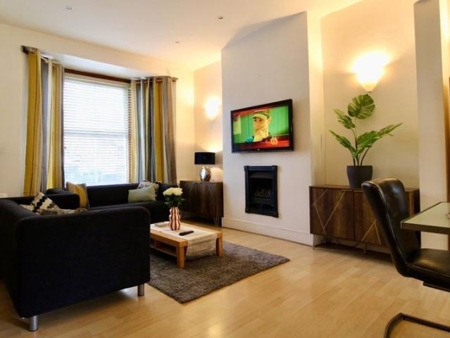 Room at Winders Road, Greater London