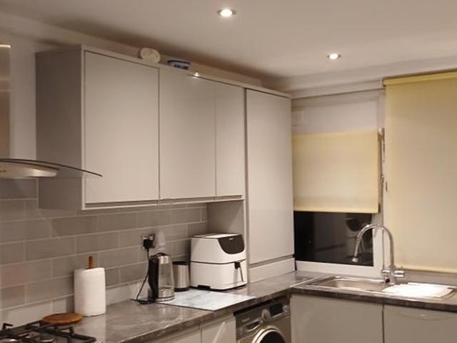 Room at Windlass Place, Greater London