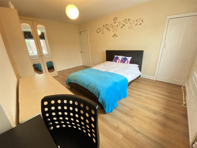 Room at Windmill Hill Lane, Derby