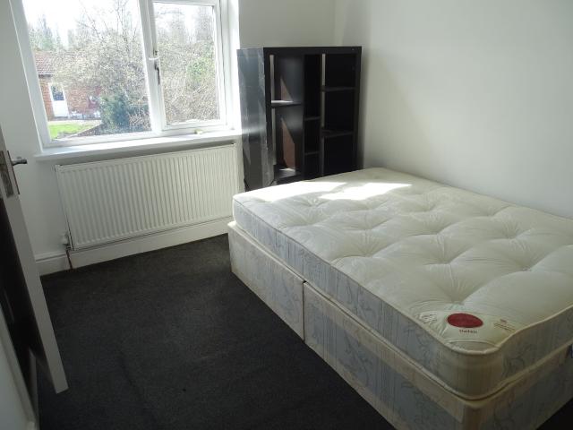 Room at Windmill Lane, Greater London