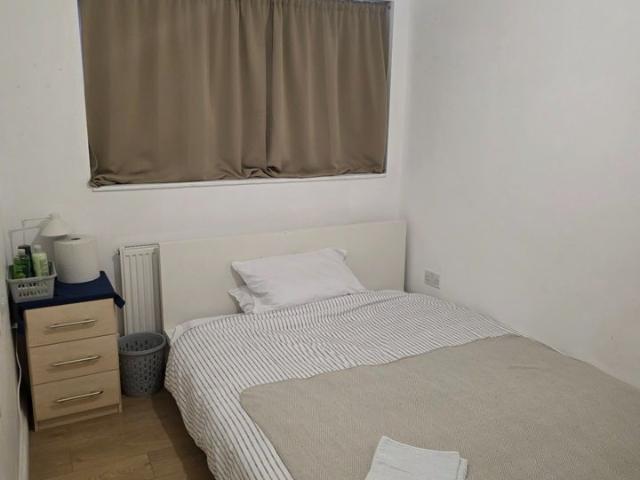 Room at Windmill Lane, Greater London