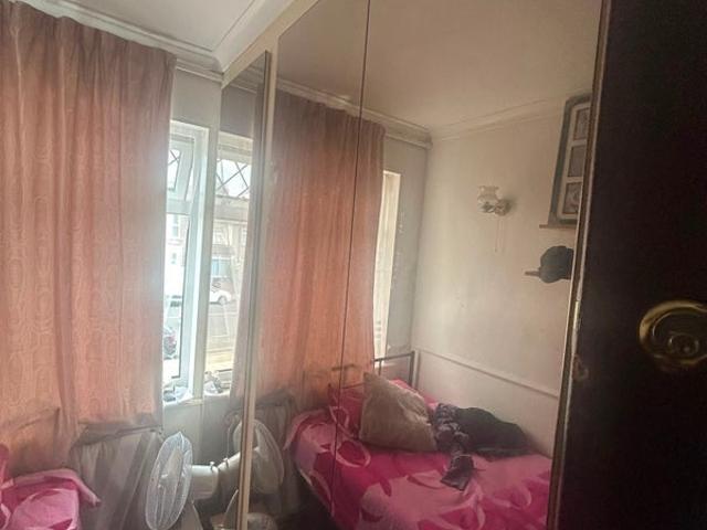 Room at Windmill Road, Greater London