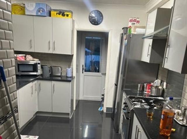 Room at Windmill Road, Greater London