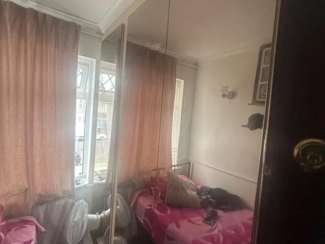 Room at Windmill Road, Greater London
